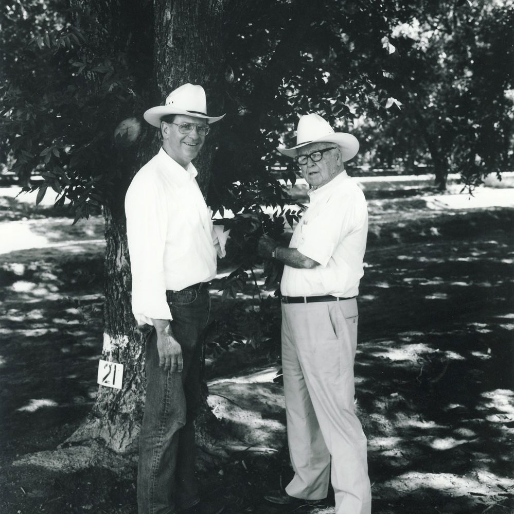 About – Farmers Investment CO